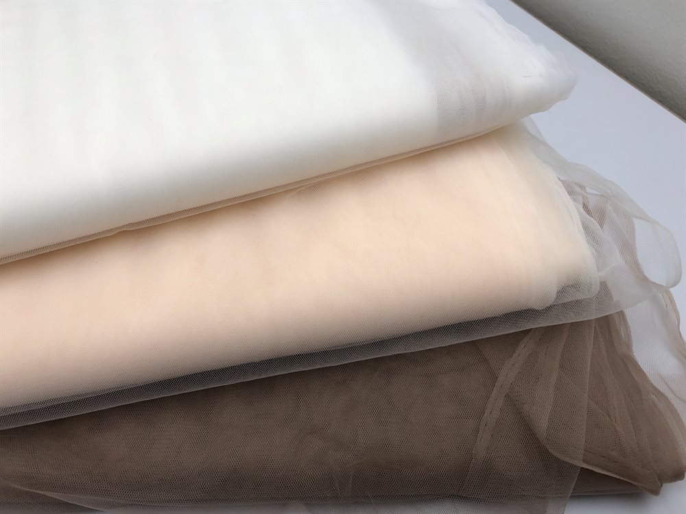 Blød tyl - i en smuk nougat